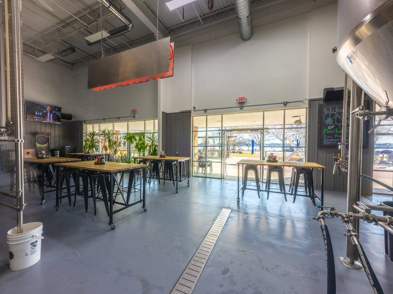 Tour – War Water Brewery Inc.